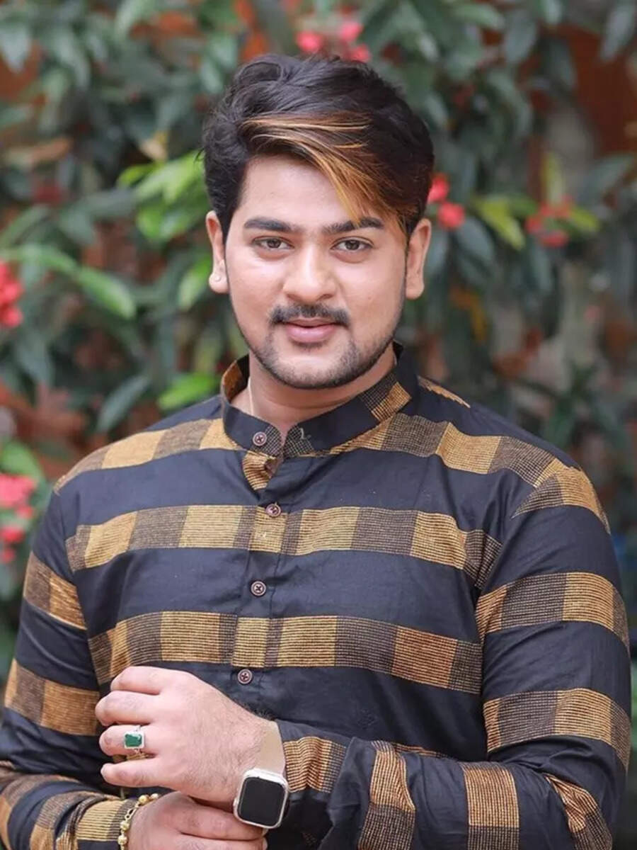 Handsome looks of Akash Murali | Times of India