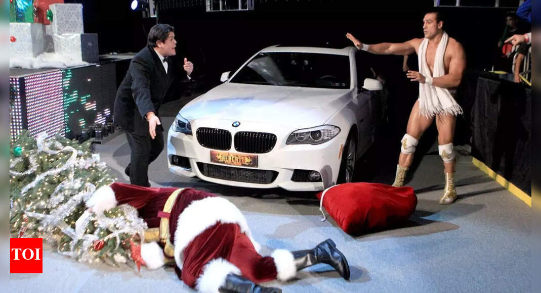 The forgotten tale of Santa Claus and unplanned car accident on WWE RAW ...