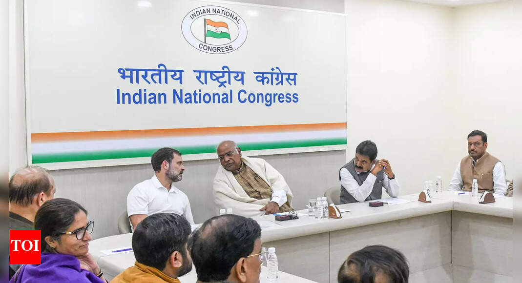 2024 Lok Sabha elections: Mallikarjun Kharge, Rahul Gandhi hold meeting with Bihar Congress ...