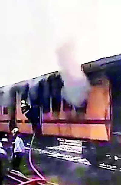 Empty Coach Catches Fire: Empty Coach Catches Fire At Nanded Railway ...
