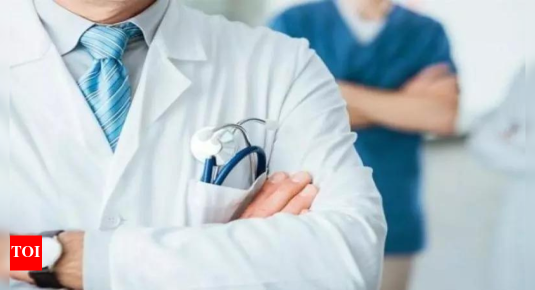 Chinese doctor punches elderly patient in head during surgery in 2019 ...