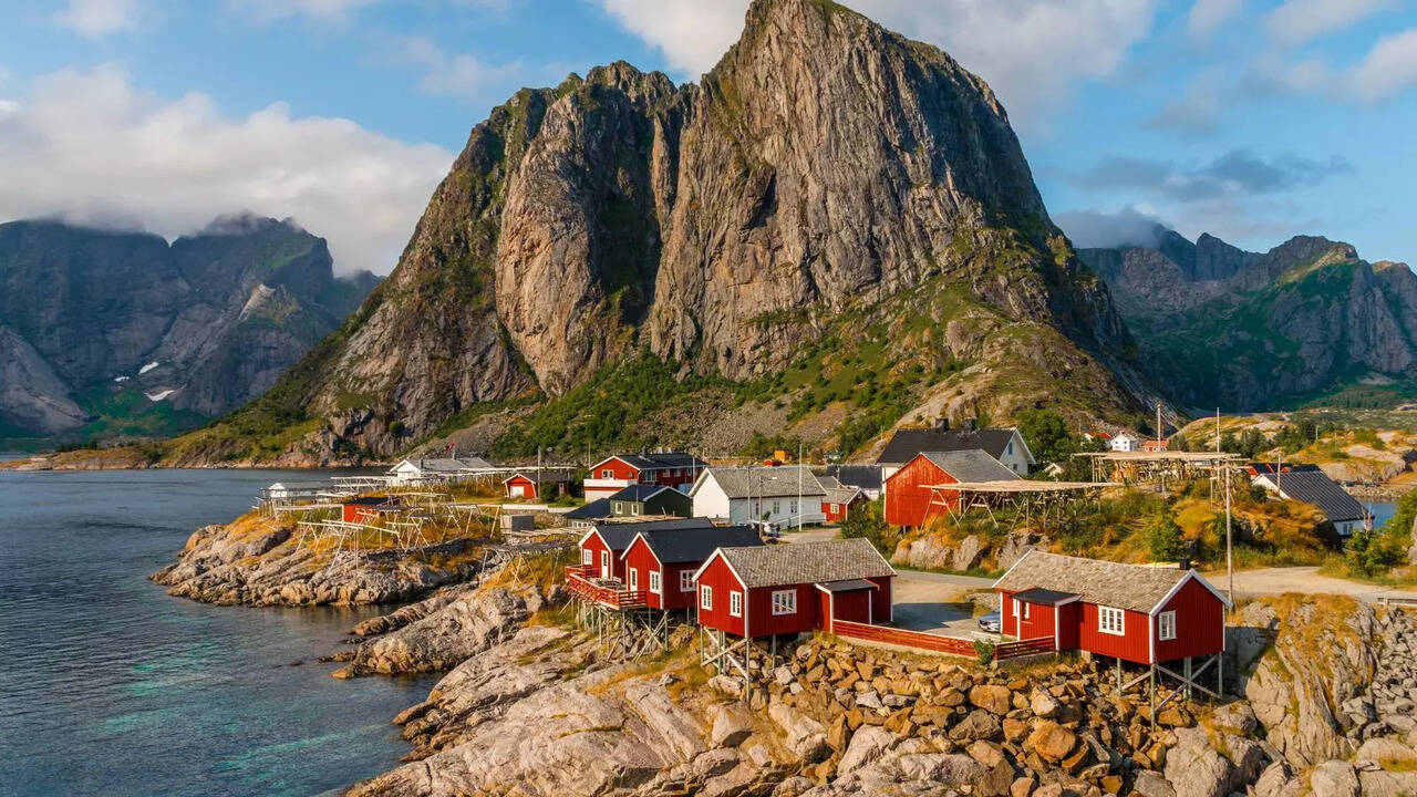 Exploring 7 Fascinating Places Where The Sun Never Rises During Winter