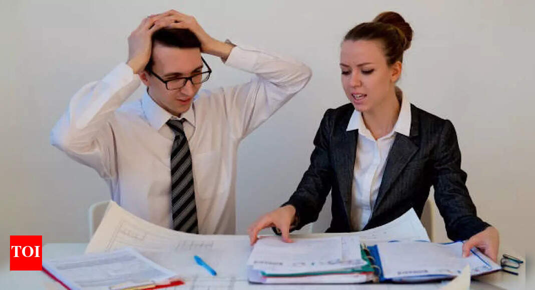 Dealing with a difficult boss? These tips may help - Times of India
