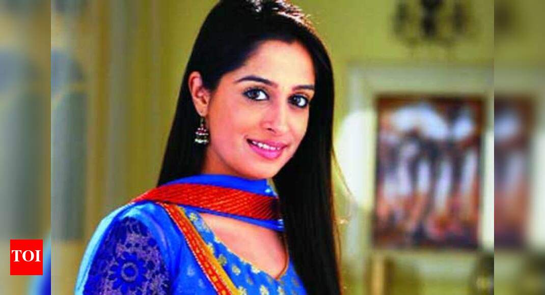Deepika Samson from air hostess to actress - Times of India