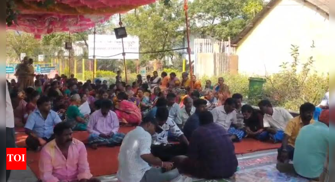 Ennore ammonia leak: Residents continue their protest | Chennai News ...