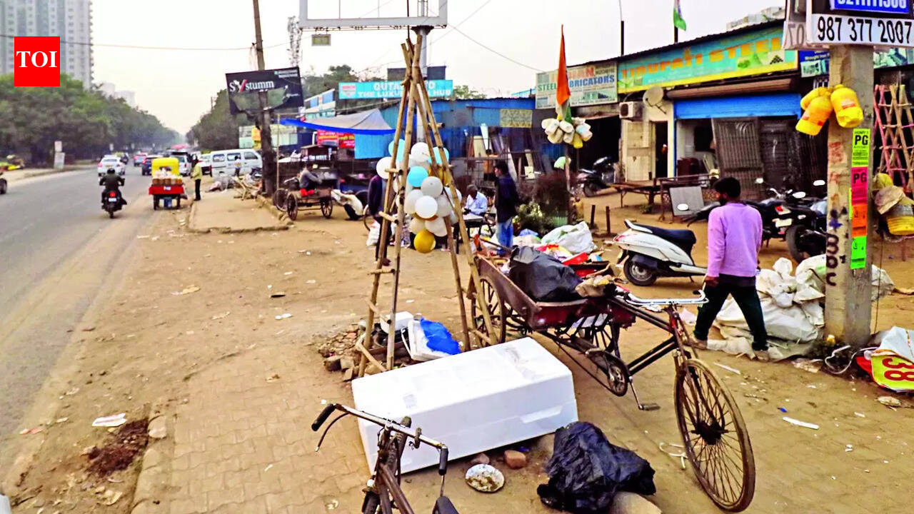 Months Gone: Illegal Vendors Continue to Thrive on Road to Galleria ...