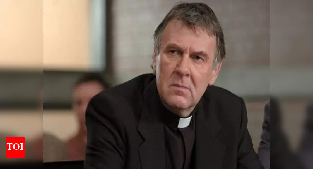 Tom Wilkinson passes away: George Clooney, Michael McKean, Richard ...