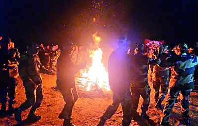 BSF Troops: BSF Troops Celebrate New Year on the Border in Jaisalmer | Jaipur News - Times of India