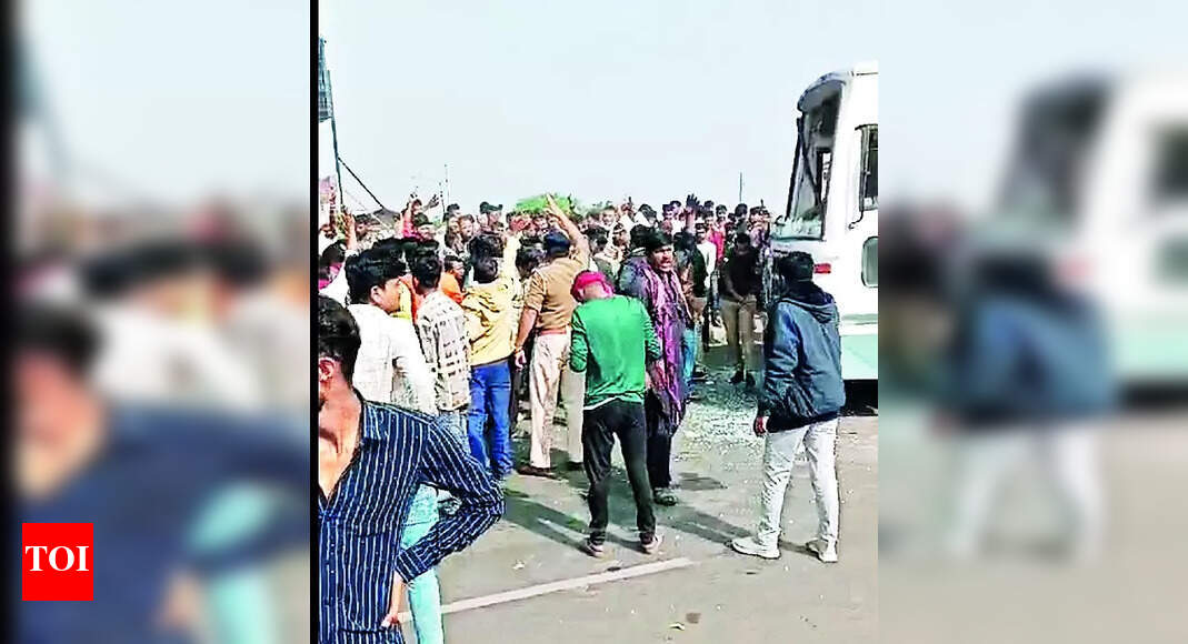 Truckers: Truckers’ Impromptu Roadblock Halts Traffic in Rajkot ...