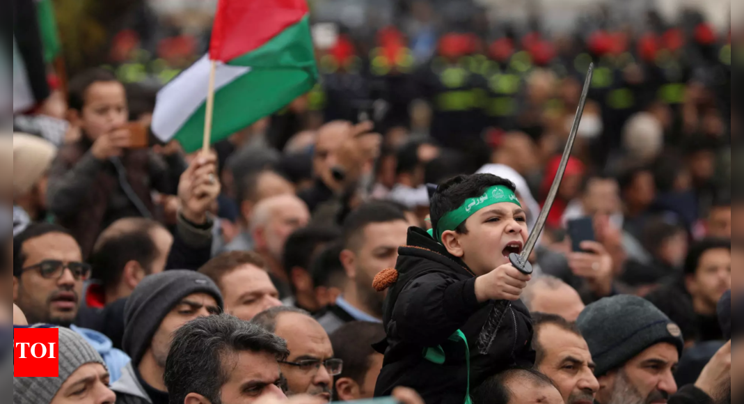 Thousands of doses of childhood vaccines enter Gaza: Palestinian health ...