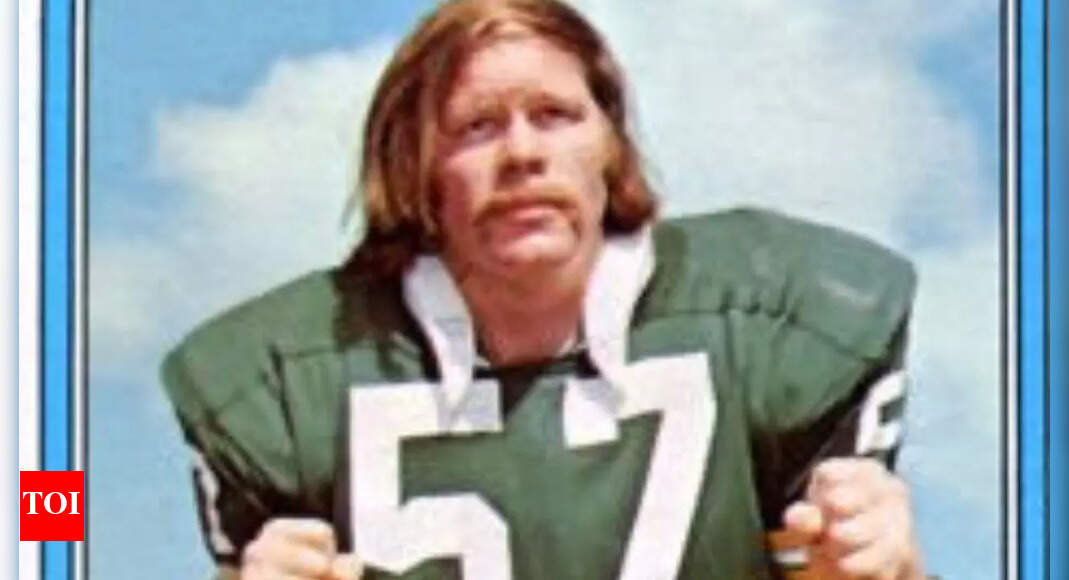 Former Green Bay Packers center Ken Bowman, who played on three ...