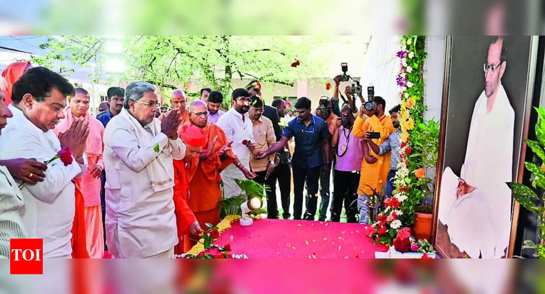 Siddeshwar Swami: Living up to Siddeshwar Swami's Ideals: A Tribute to ...