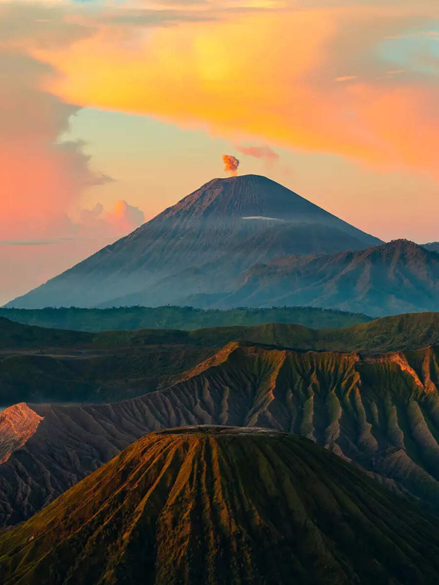 Most devastating volcano eruptions in history | Times of India