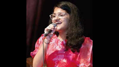 Kannur Girl: Kannur girl sings in 140 languages at concert, sets ...