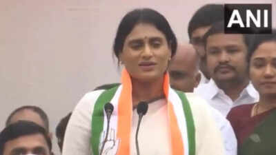 YS Sharmila: YSR Telangana Party founder YS Sharmila joins hands with Congress in Delhi leading ...