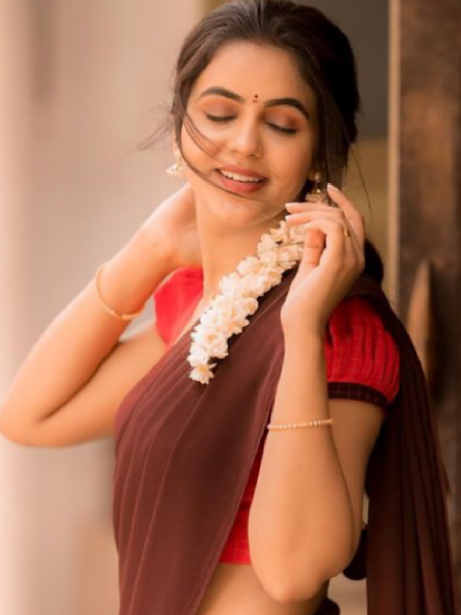 Gorgeous Looks Of Chaitra Reddy Times Of India