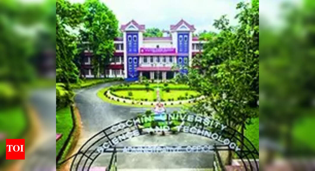 Hostel Night Curbs: Cusat Students Protest Against Advance in Hostel ...