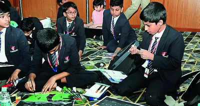 Times NIE Colour Splash: Canvas dreams come alive: Young Picassos shine ...