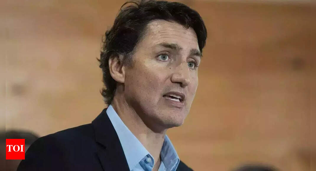 Canadian Pm Justin Trudeaus Plane Breaks Down Again This Time In Jamaica Times Of India