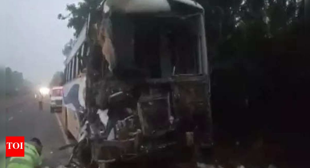1 killed, 7 injured as TSRTC bus collides with lorry in Andhra Pradesh ...