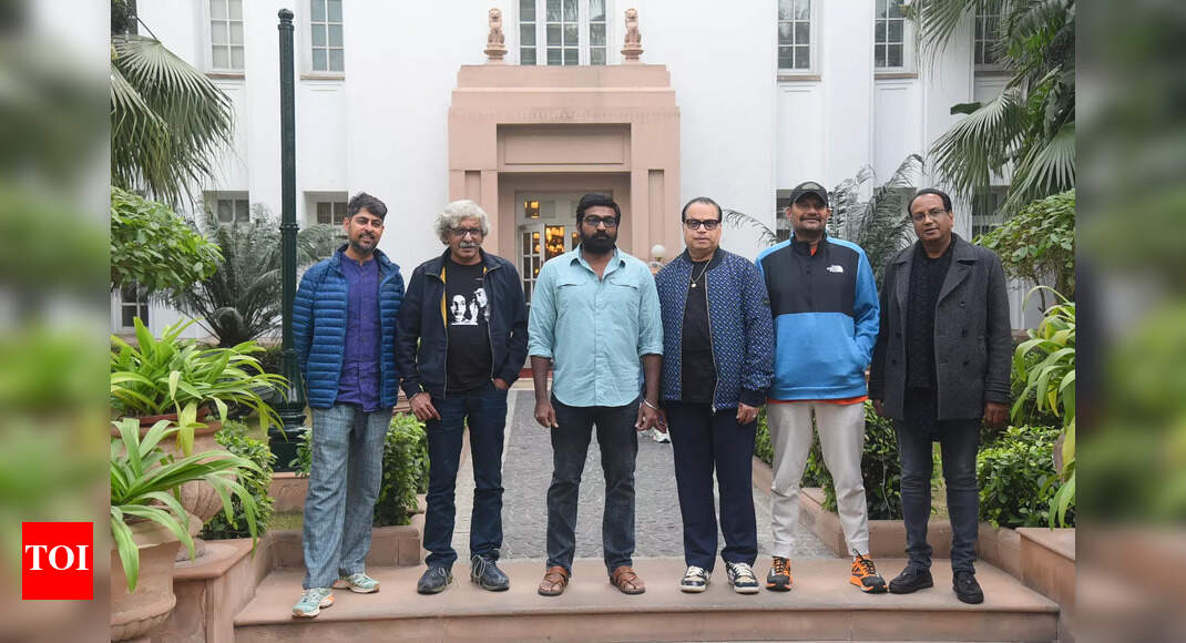 Varun Grover: Songs are narrative-driven in Sriram Raghavan's films ...