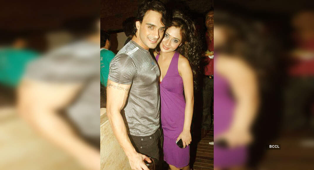 Angad Hasija and Sara Khan during Rohit Verma's bash