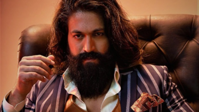 Actor Yash News: Another fan, rushing to see KGF actor Yash, die in ...