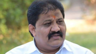 Proddatur YSRCP MLA feels his phone is hacked, lodges a police complaint | Visakhapatnam News ...