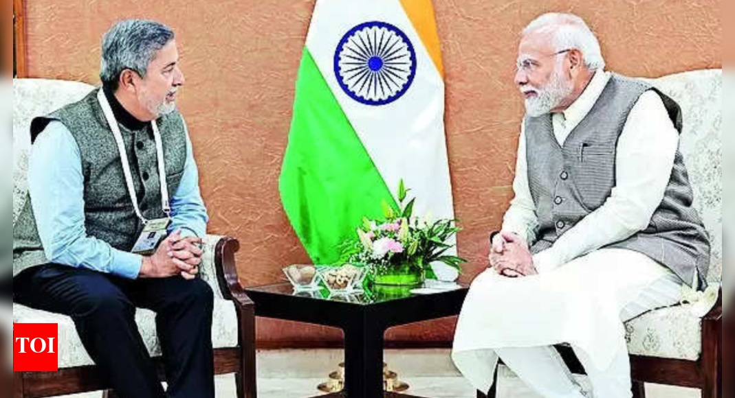 PM Modi interacts with CEOs, international delegates | Ahmedabad News ...