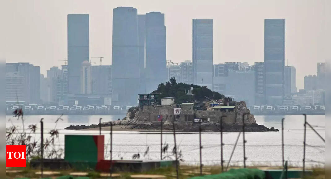 A missile, a rocket or a sat? Chinese flyover causes a buzz in Taiwan ...
