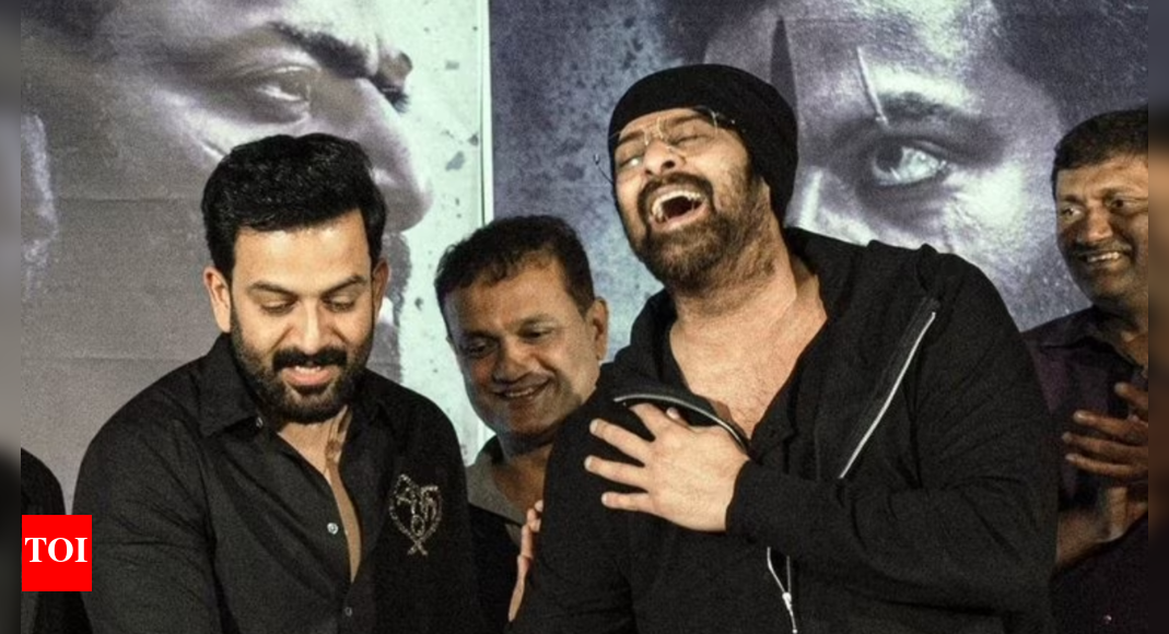 Prabhas, Prithviraj Sukumaran, Prashant Neel and team 'Salaar' head to Bangalore for a mega ...