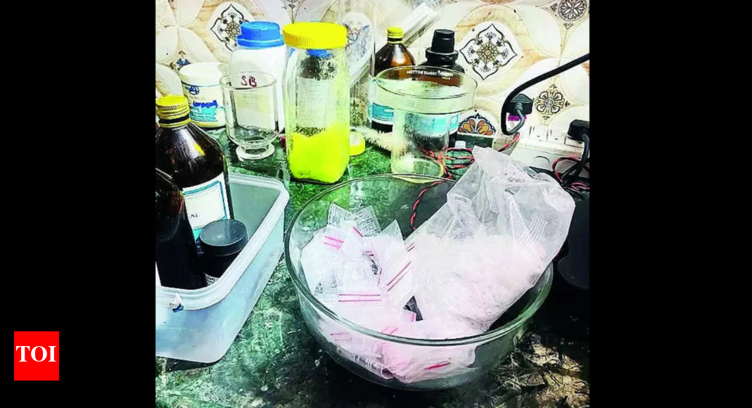 Homeopath makes mephedrone at 'lab' in Mumbai's chawl, held | Mumbai News - Times of India