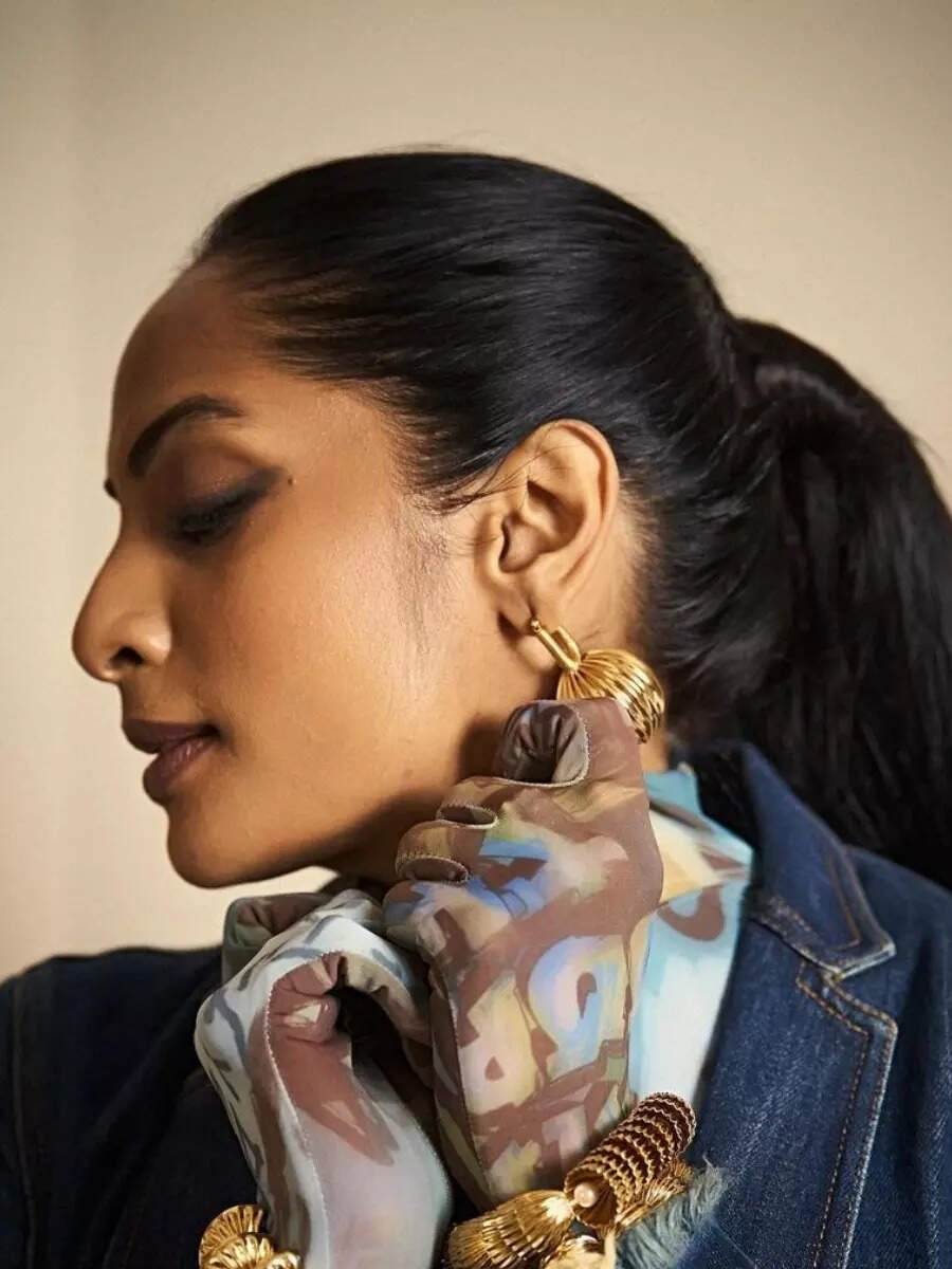 Salaar Actress Sriya Reddy's Stylish Outfit: A Standout Choice for Your ...