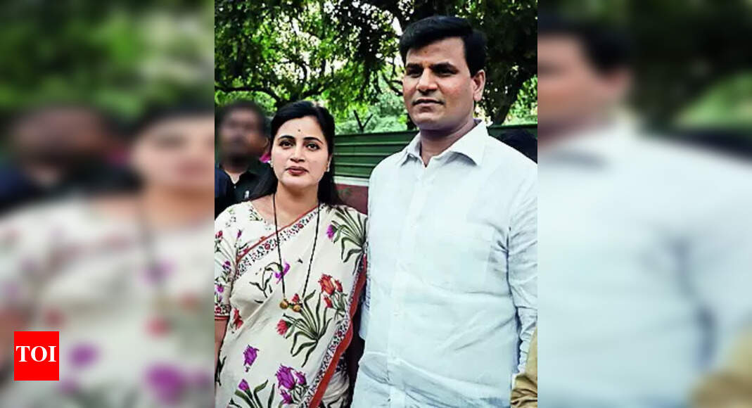 Navneet Rana: Navneet and Ravi Rana Exemption Plea Rejected by Mumbai Special Court | Mumbai ...