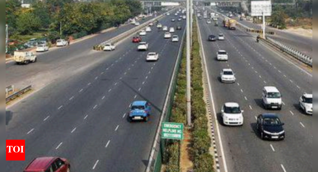 Delhi-Gurgaon Expressway: Traffic Police Crackdown on Lane Driving ...