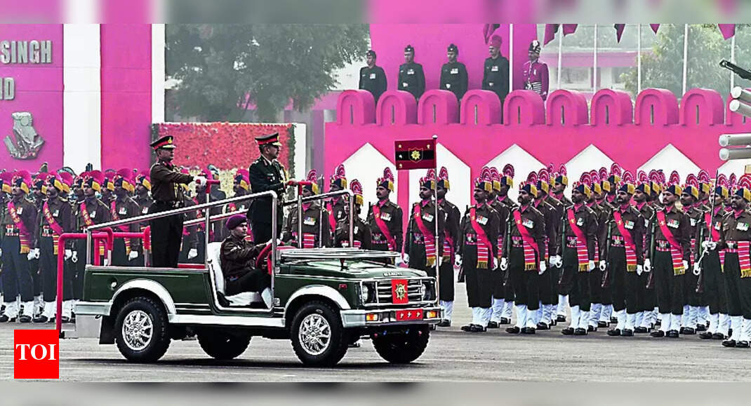 Central Command: Awards For Central Command Officers; Prep For Army Day ...