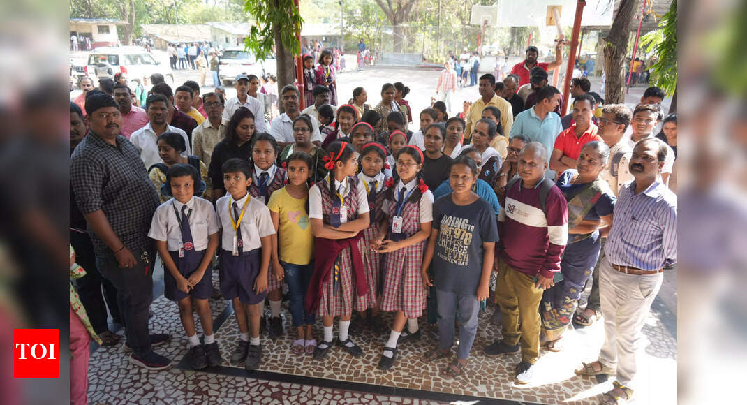 School refuses entry to 350 students for delay in fee payments, parents ...