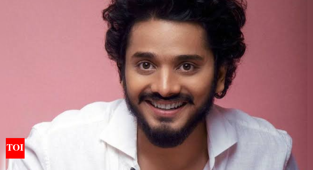 Hanu Man: A Kid Identifies Teja Sajja as Hanu Man at a Theatre | India ...