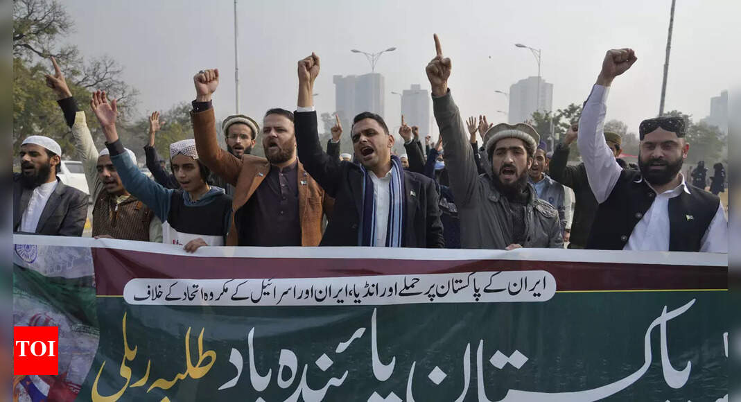 Rally-around-the-flag effect: How Iran strikes can give Pakistan army ...