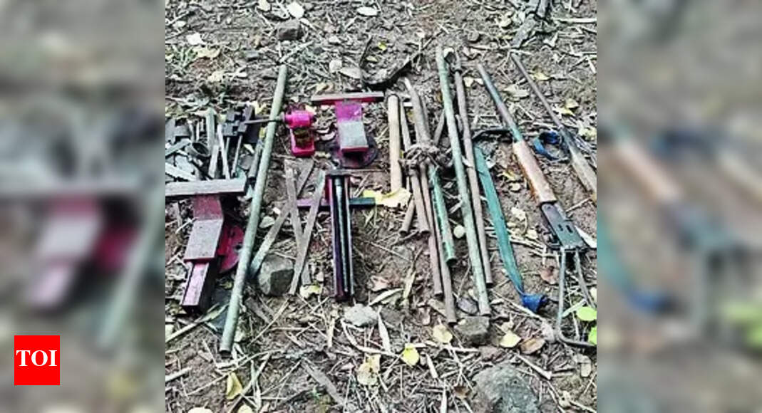Naxals: 4 Naxals Held, Huge Cache Of Arms Seized In Bastar | Raipur ...