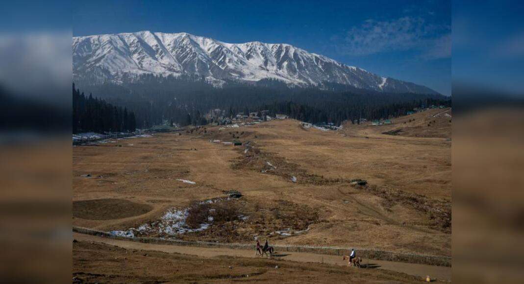 Kashmir Unprecedented Snow: Why Kashmir and Ladakh are without snow and ...