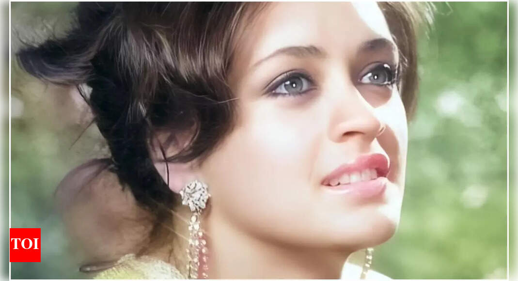 Check out Nafisa Ali's AI-generated younger version; Pooja Bedi says ...