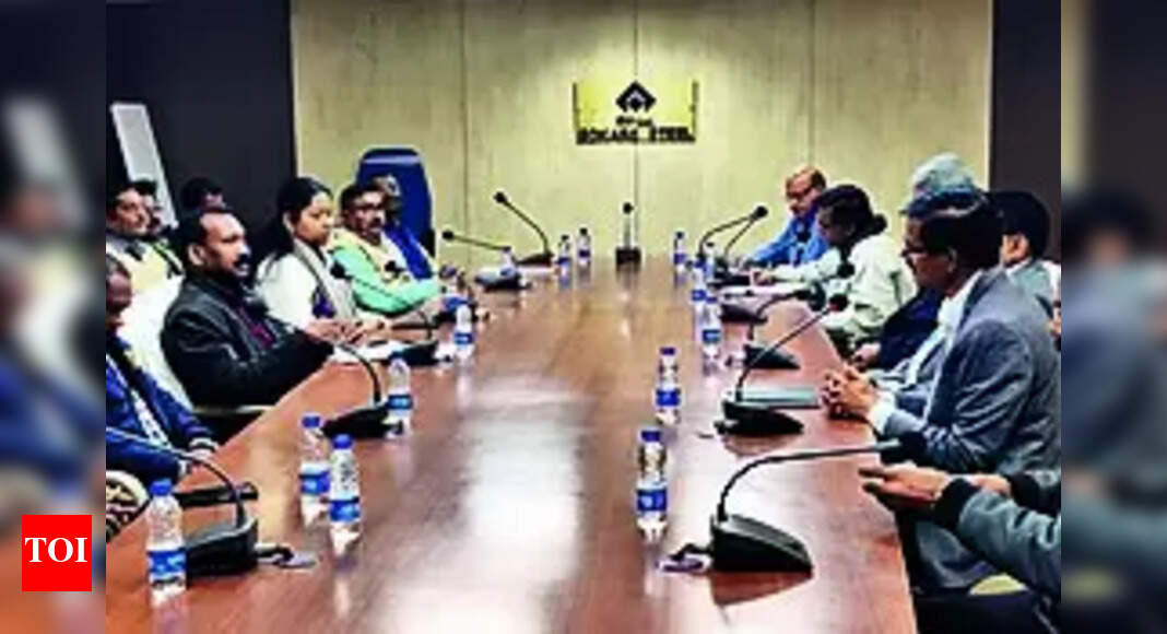 Gua Mines: Appt of locals in Gua mines: Kodas hold talks with BSL Bokaro: The Gua Iron Ore Mines ...