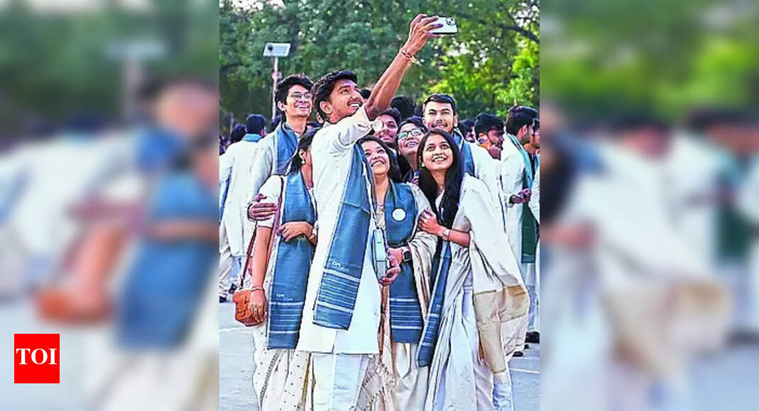 Cept Convocation Ahmedabad: Change of Guard at Cept Convocation: Bimal ...
