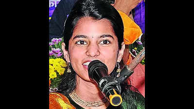 Prime Minister Praisessinger Maithili Thakur | Patna News - Times of India