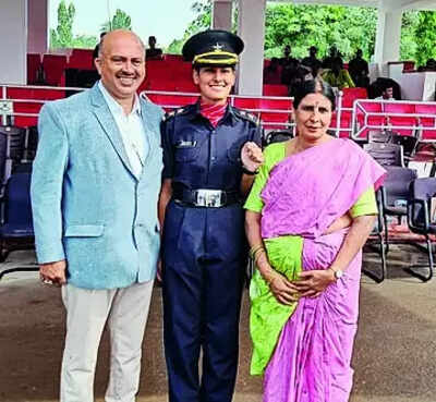 R-Day Parade: Mys Couple First To March Together At R-day Parade ...