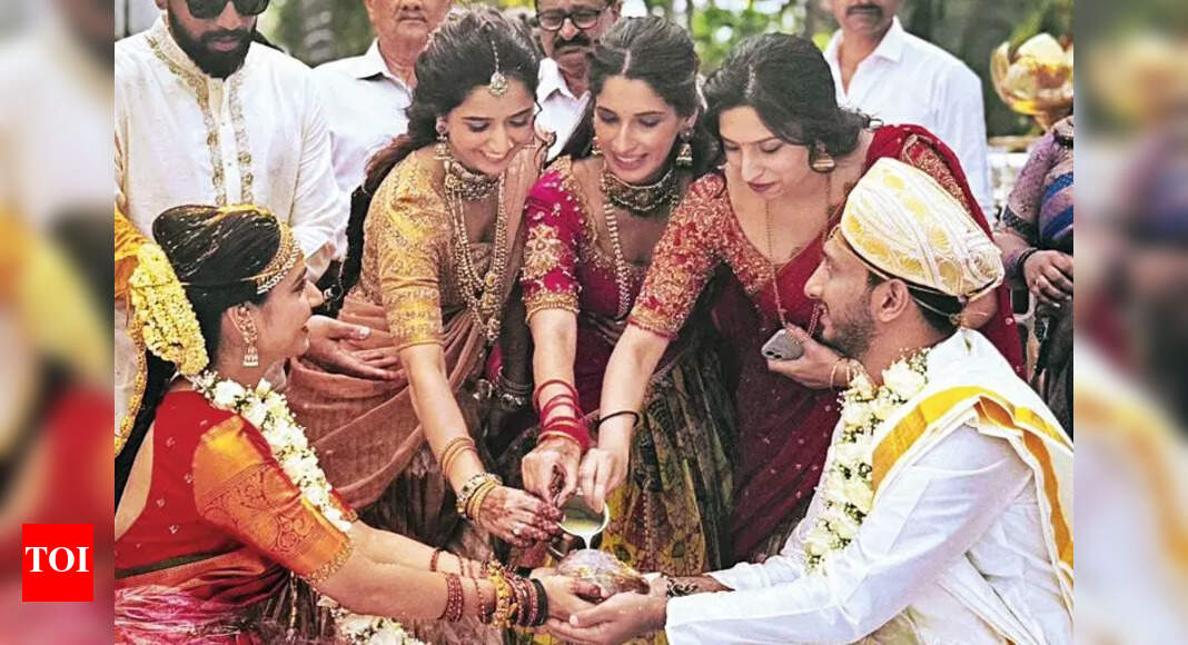 Anusha Ranganath marries R Shravan | Kannada Movie News - Times of India
