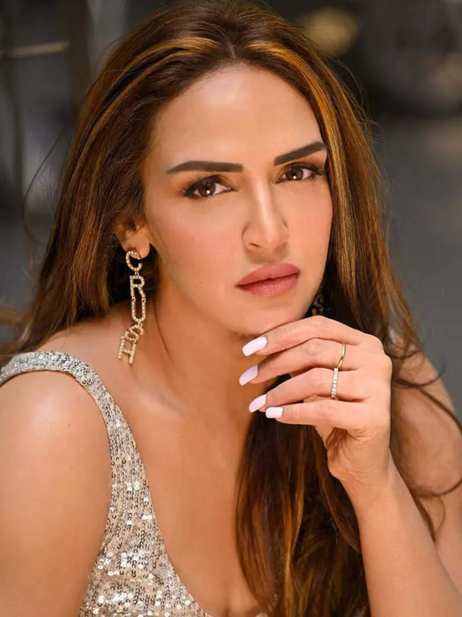 Esha Deol captures hearts with enchanting photoshoot | Times of India