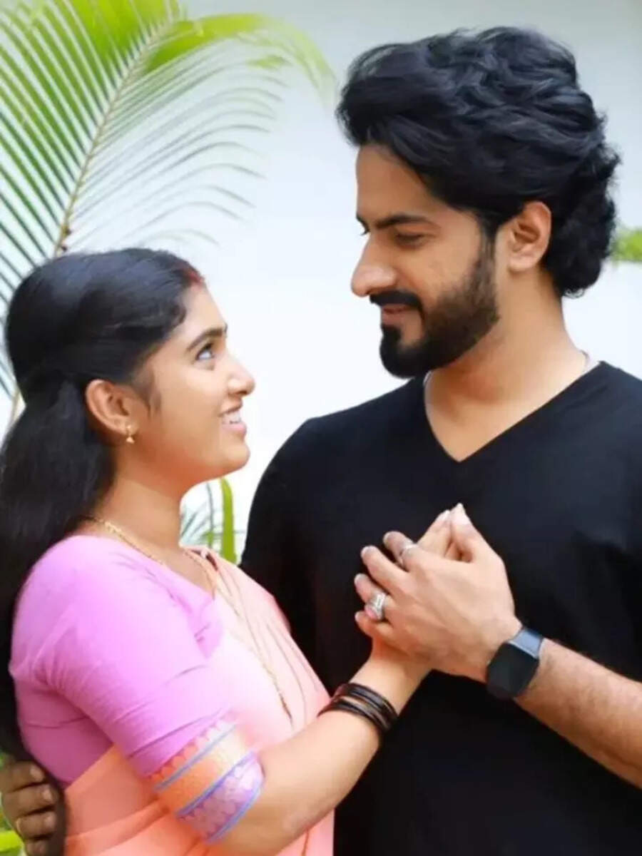 Unmissable off-screen clicks of Mizhirandilum's Sanju and Lachu | Times of India