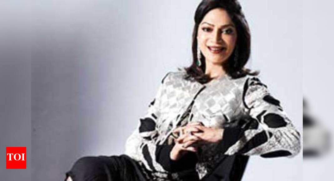 I'm a sucker for looks: Simi Garewal - Times of India
